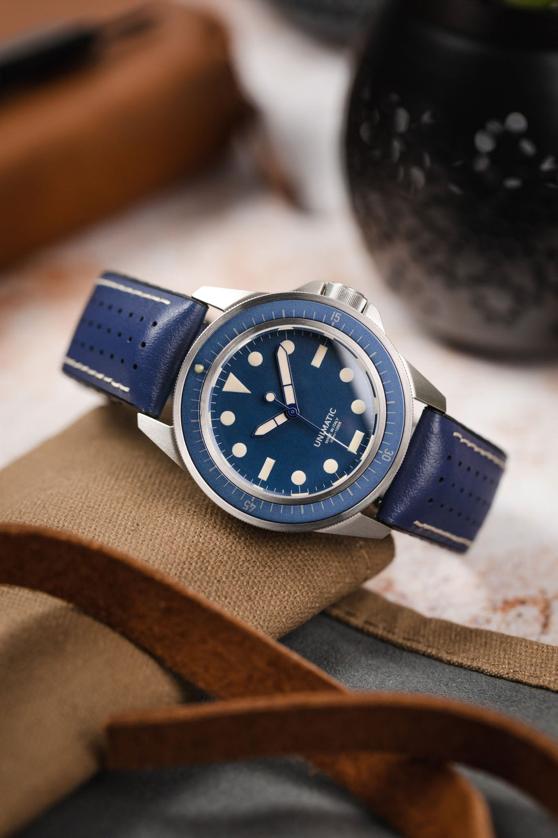 Hirsch Tiger Leather Performance Watch Strap | Blue – Watch Obsession