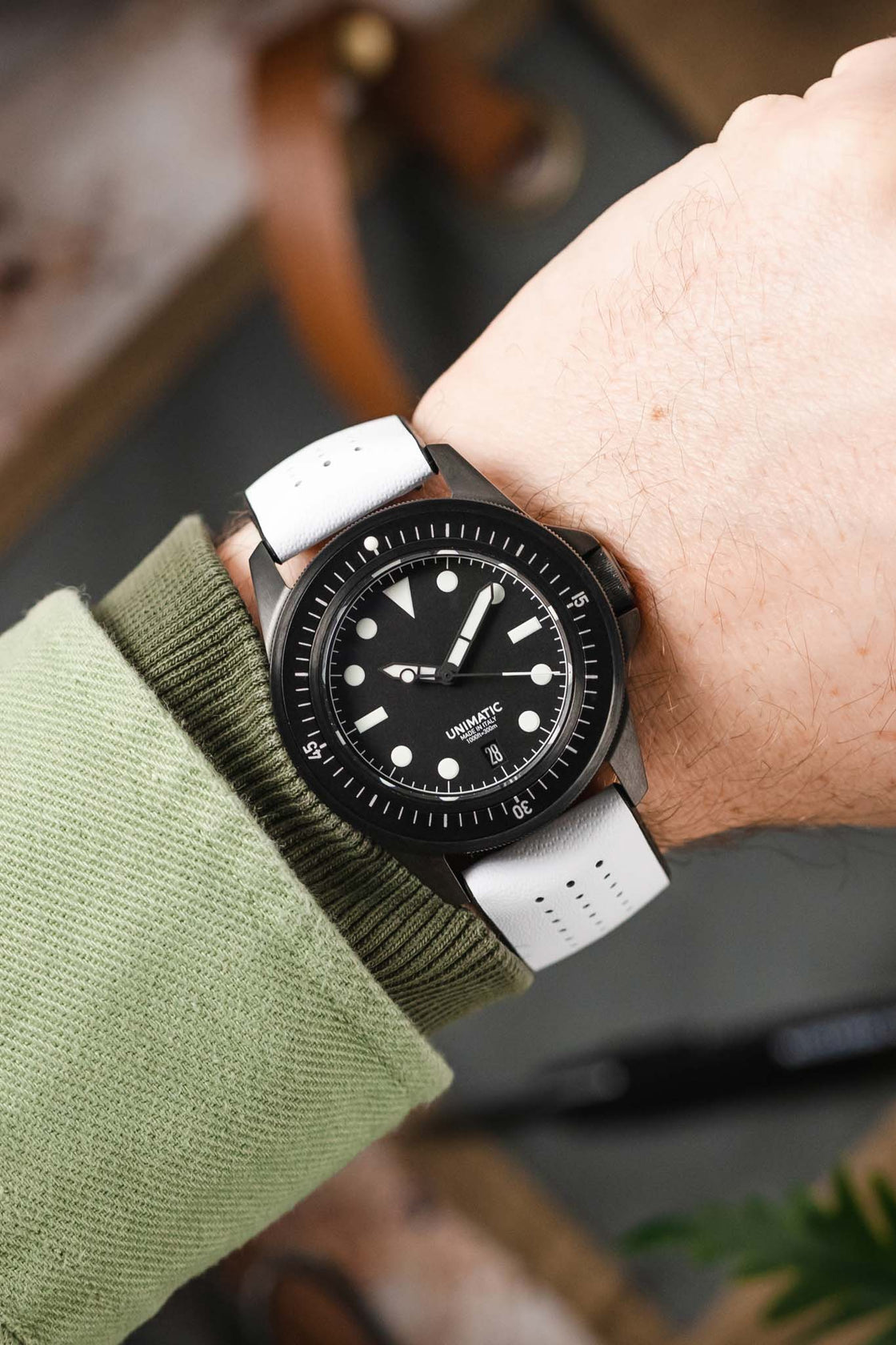 Hirsch Performance Leather Watch Strap | White | WatchObsession UK ...