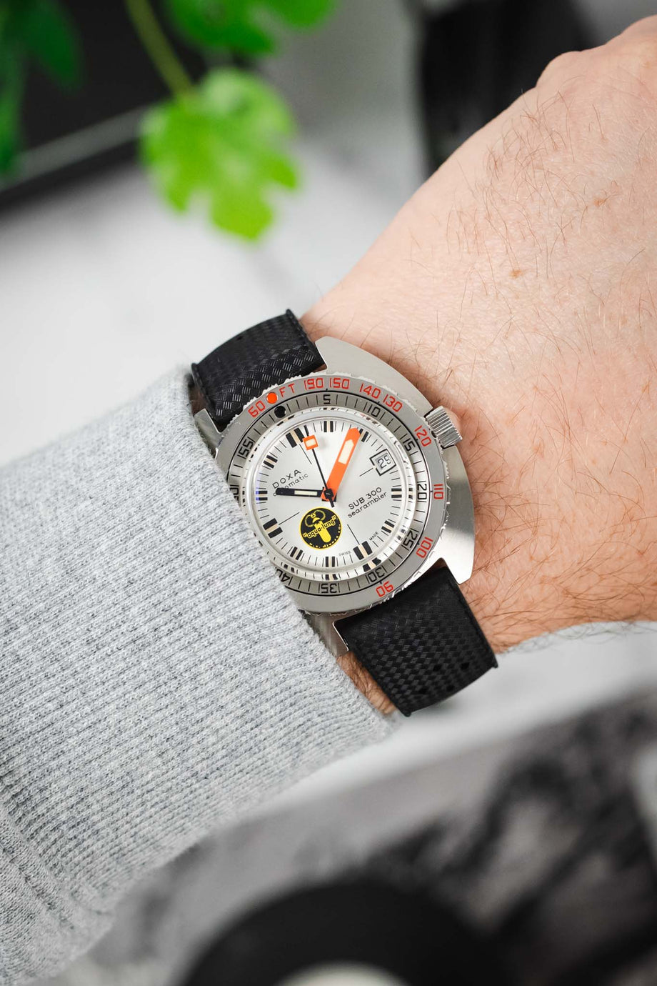 TROPIC Textured Rubber Diving Strap in BLACK | WatchObsession – Watch ...