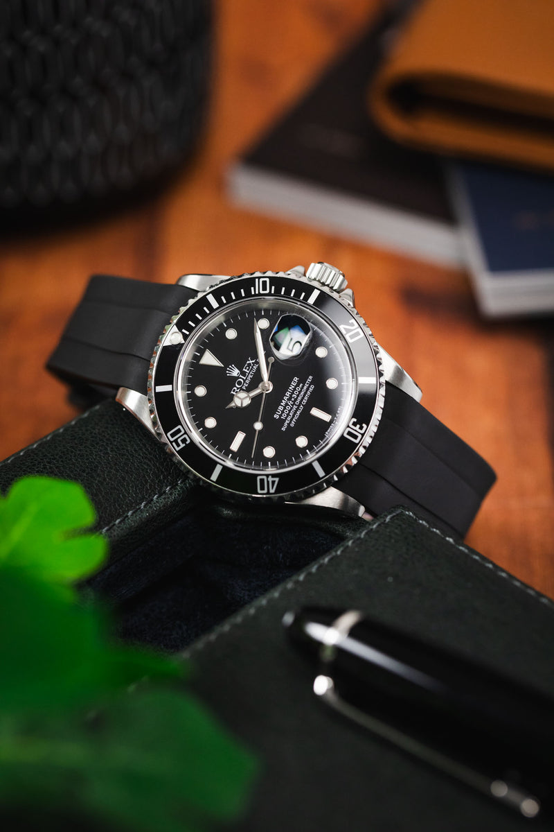 VANGUARD Integrated Curved Rubber Watch Strap - BLACK | WatchObsession ...